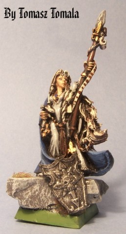 CoolMiniOrNot - Dammsel by TOMAL