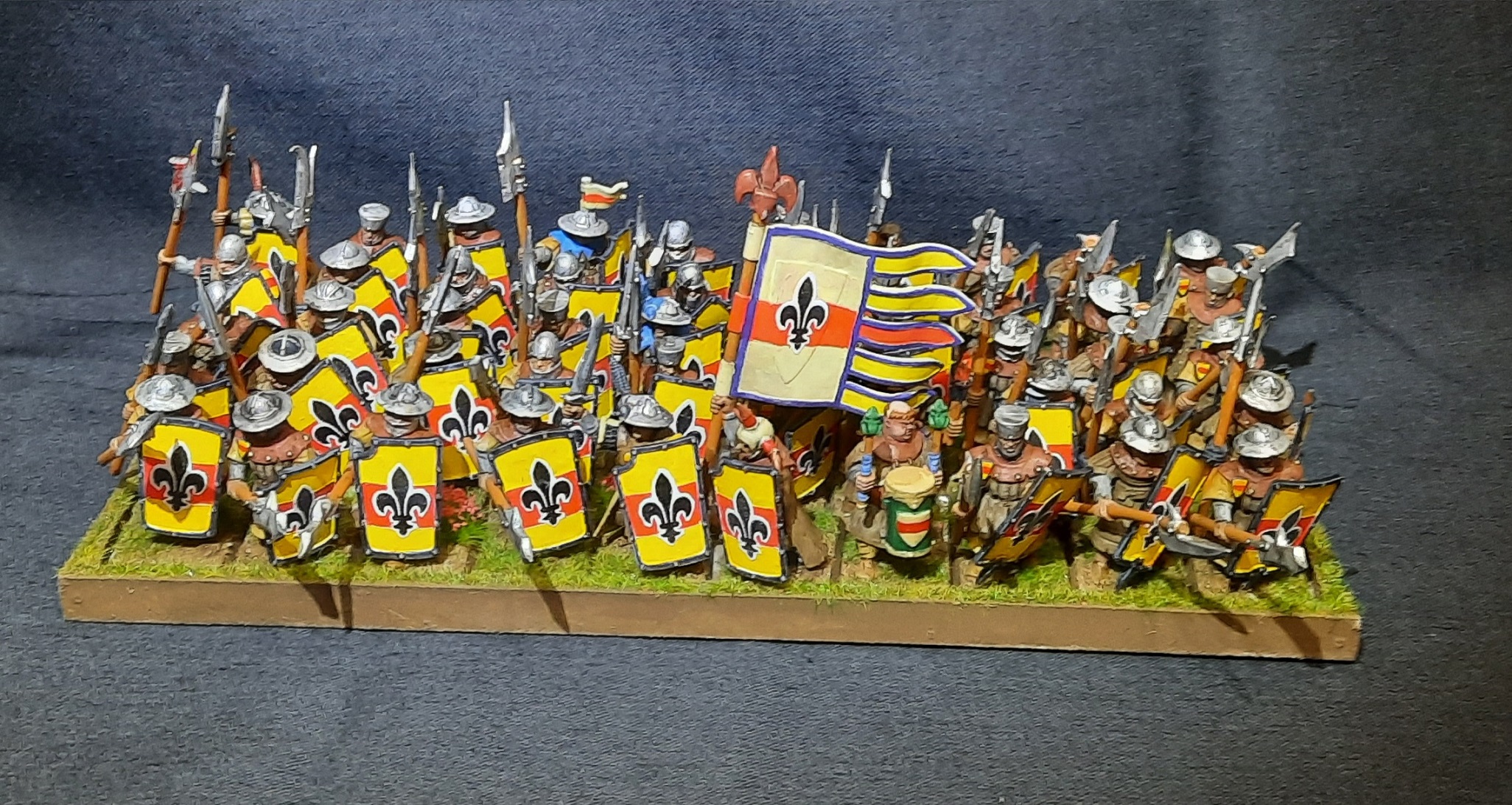 CoolMiniOrNot - Bretonnian man-at-arms by AntonSh